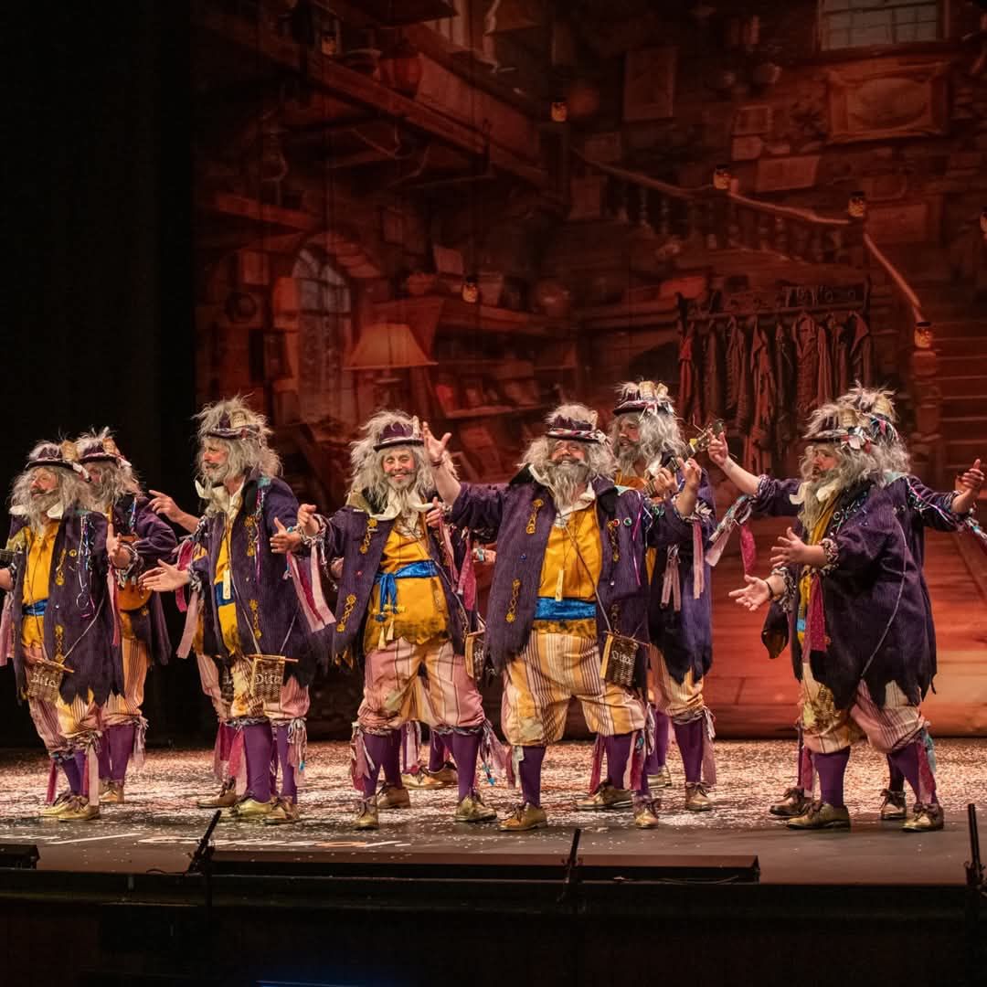 La comparsa “El loco de los empeños” gana el Concurso Fermín Salvochea ...